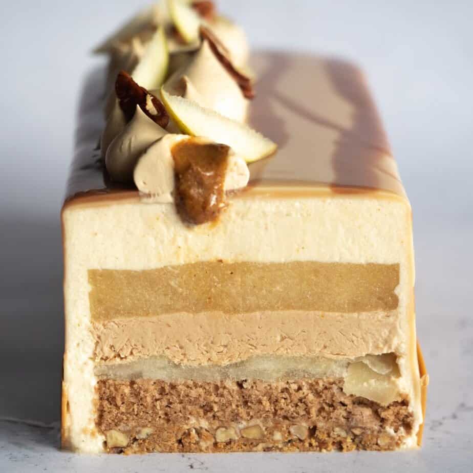 Cours de pâtisserie - "Bûche Signature Poire-Dulcey-Pécan" - The French ...